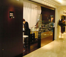 alain mikli shop 日本橋店【東京・日本橋のメガネ店情報】- GLAFAS（グラファス）- メガネ・サングラス総合情報サイト